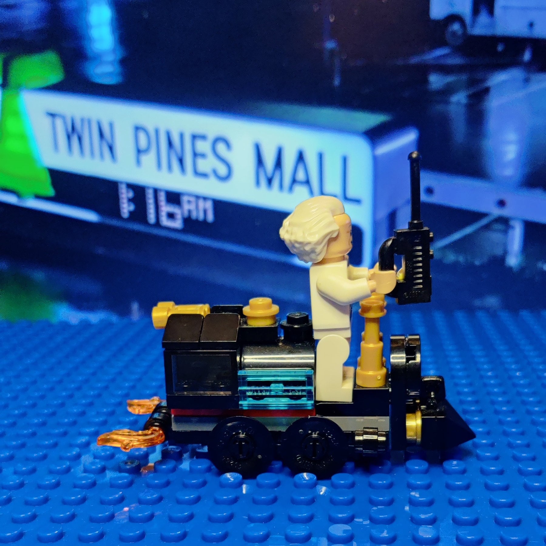 Doc Brown, Dr Emmett Brown Minifigure With Train, LEGO Bricks ...