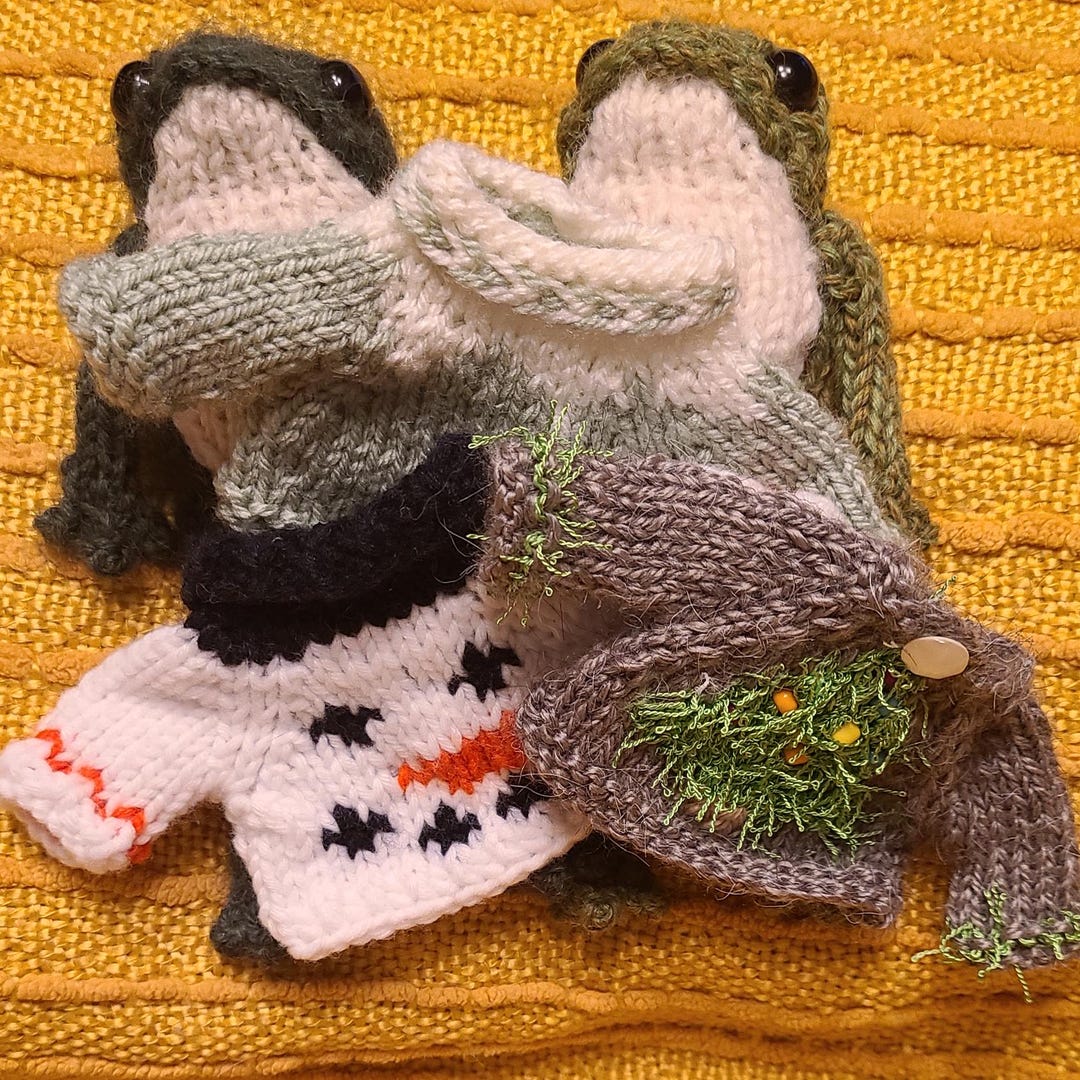 Froggy's Sweater Outfit for Knitted Frog Doll Clothes - Etsy