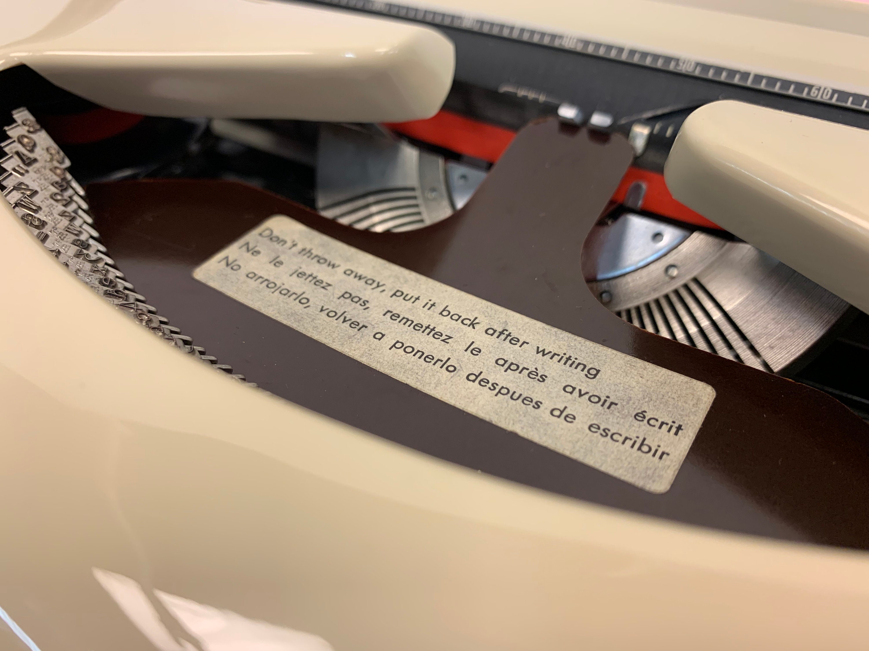 1964 Vintage Triumph Tippa Typewriter, 60's Elegant Cream & Milk ...