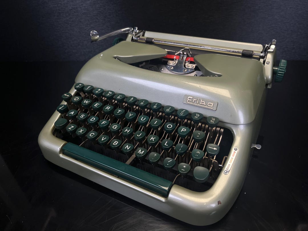 Erika Model 12 Vintage Typewriter, QWERTY, (no. 2069164), Functional ...