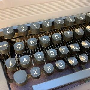 Vintage Erika Model 30 Typewriter, German Precision Retro Typewriter ...