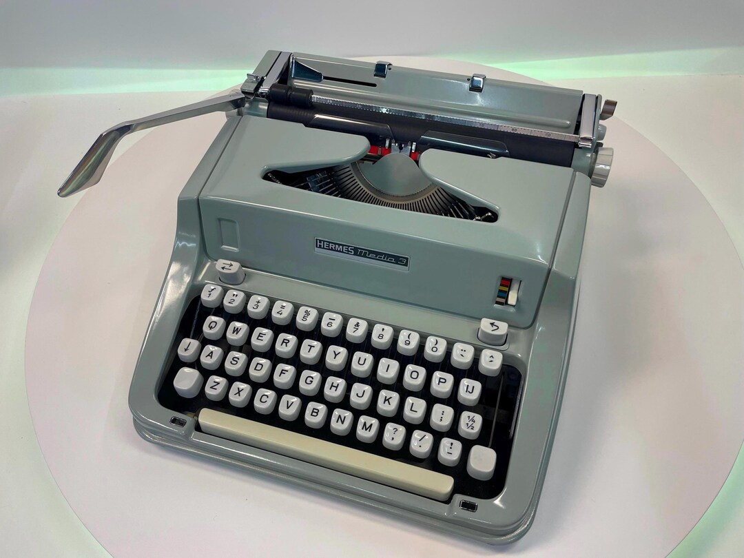 Vintage Hermes Media 3 QWERTY Typewriter, 1970 Exceptional Condition ...