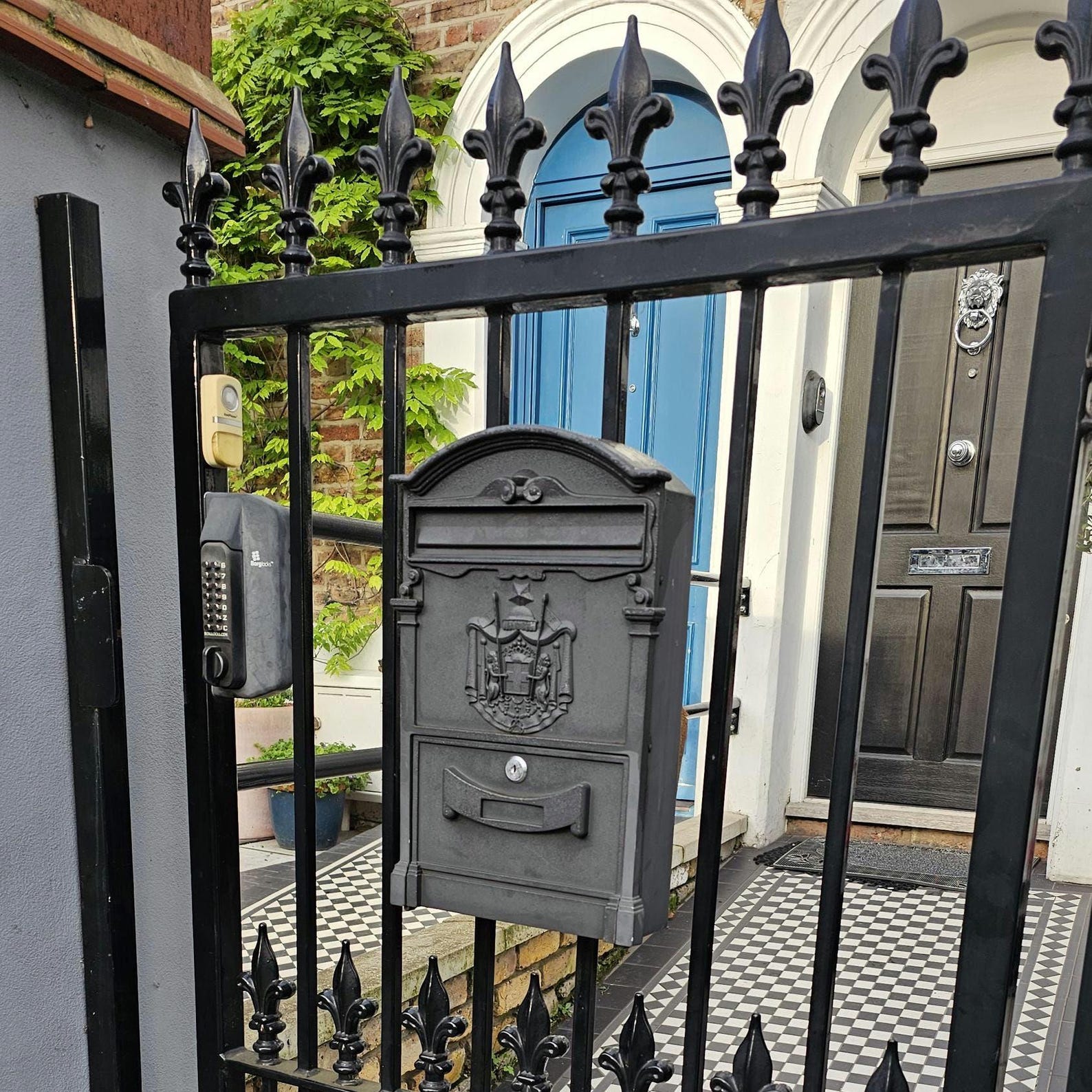 Large Vintage Outdoor Lockable Letter Box | Mail Box | Wall Mounted ...