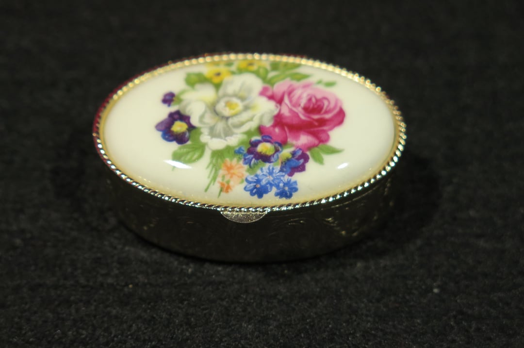 Vintage Pill Box Porcelain and Gold Metal Decorated With Flower Motive ...