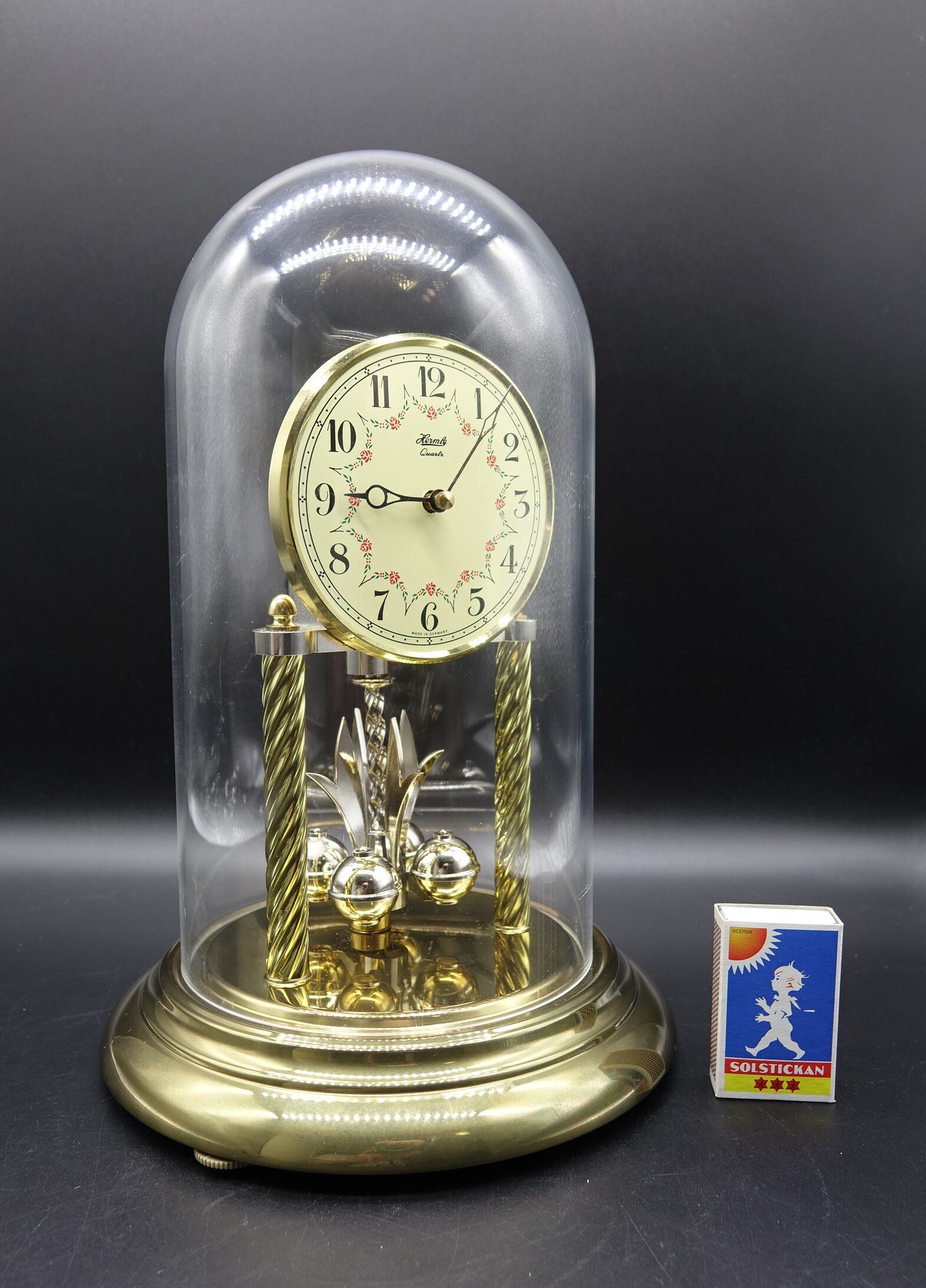Vintage HERMLE Quartz Clock. Year Clock in Gold Color Metal Brass Plastic and Glass. Pendant With Plastic Golden Balls Made in Germany Etsy Canada