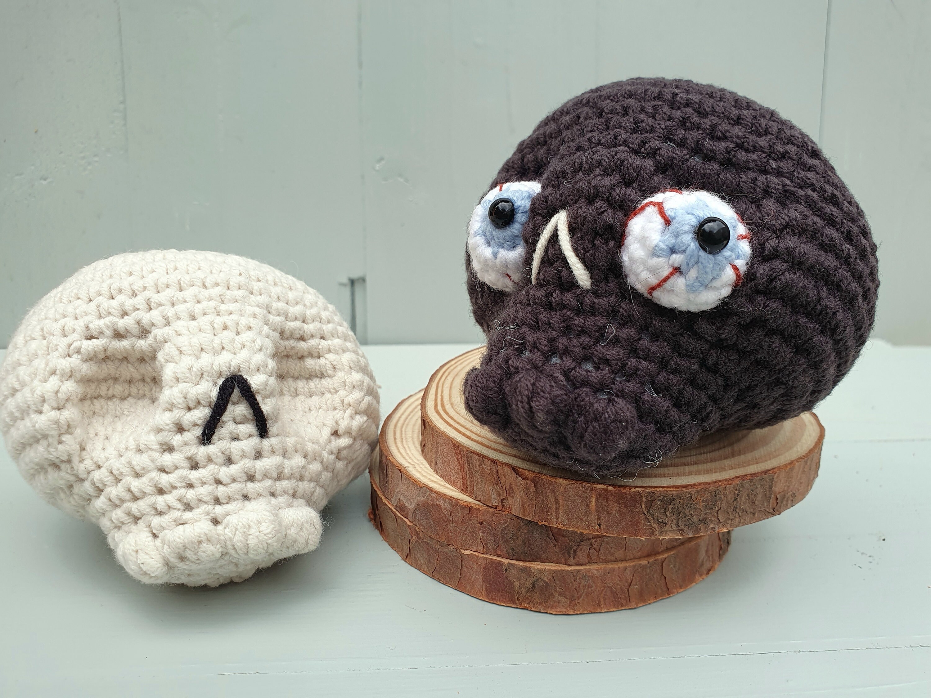 Little Crochet Human Skull Pattern Amigurumi Skull With Worm and ...