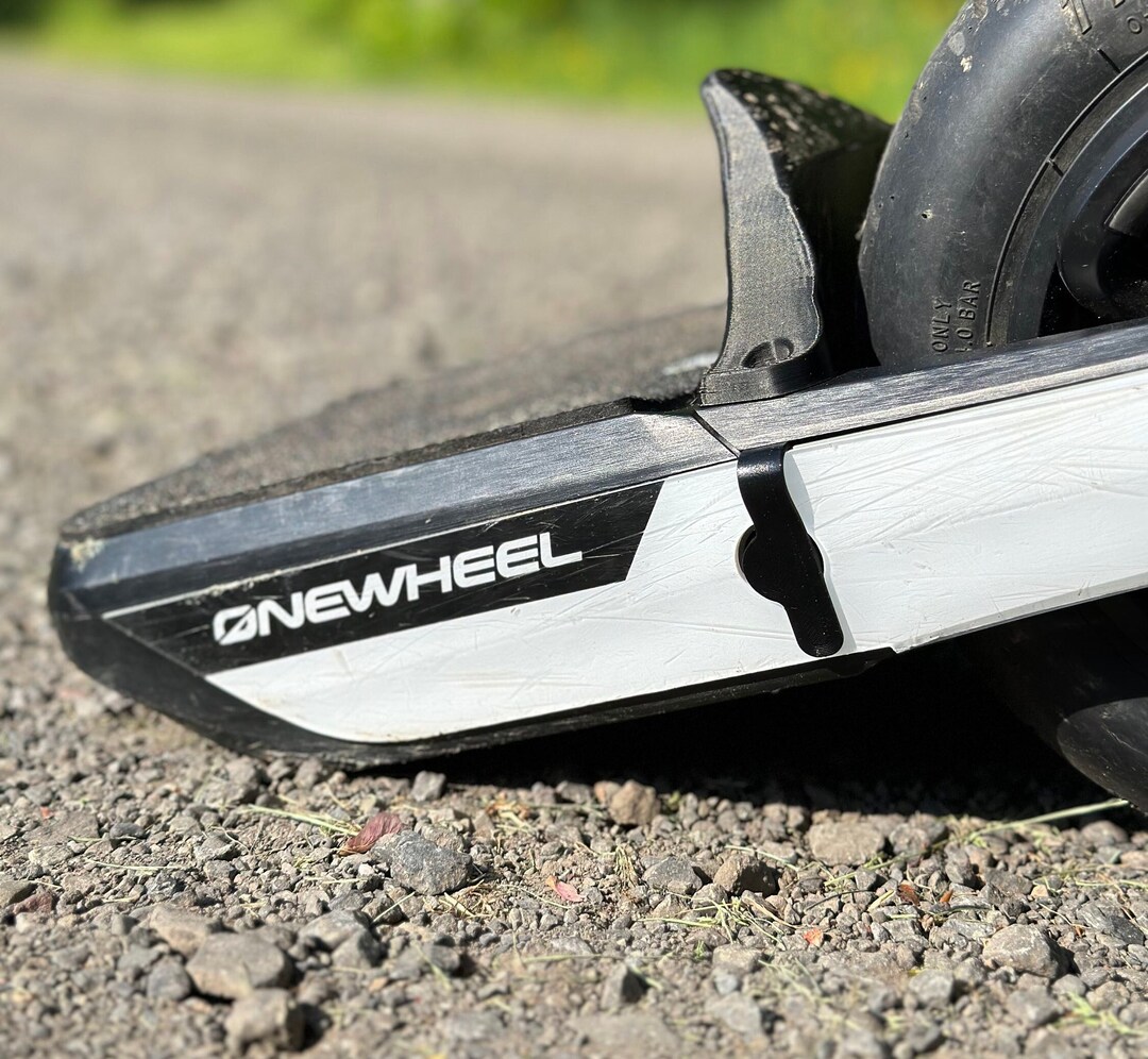 Onewheel GT / GTS Tethered Charger Plug - Etsy