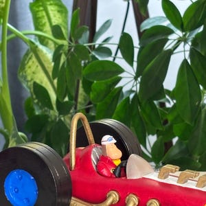 Wacky Races Peter Perfect Collectible Figurine - Retro Cartoon Gift ...