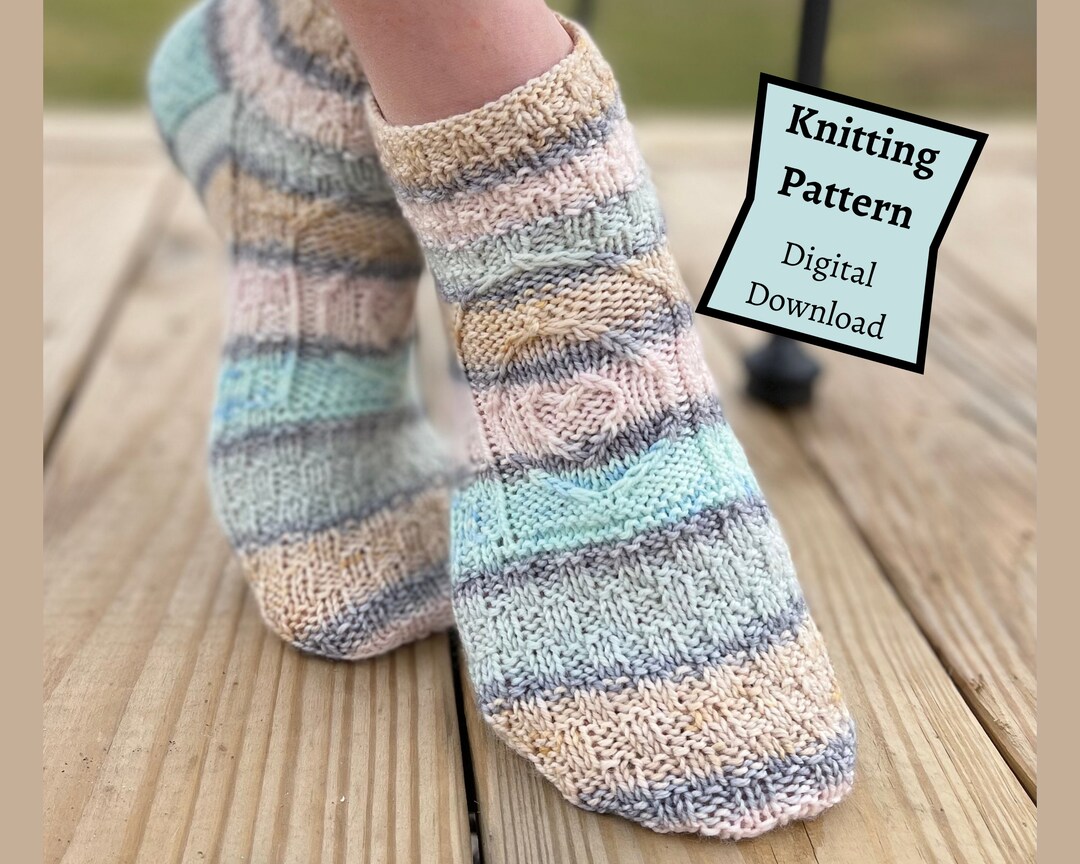 Hatching Love Socks || Knitting Pattern || Digital Download - Etsy