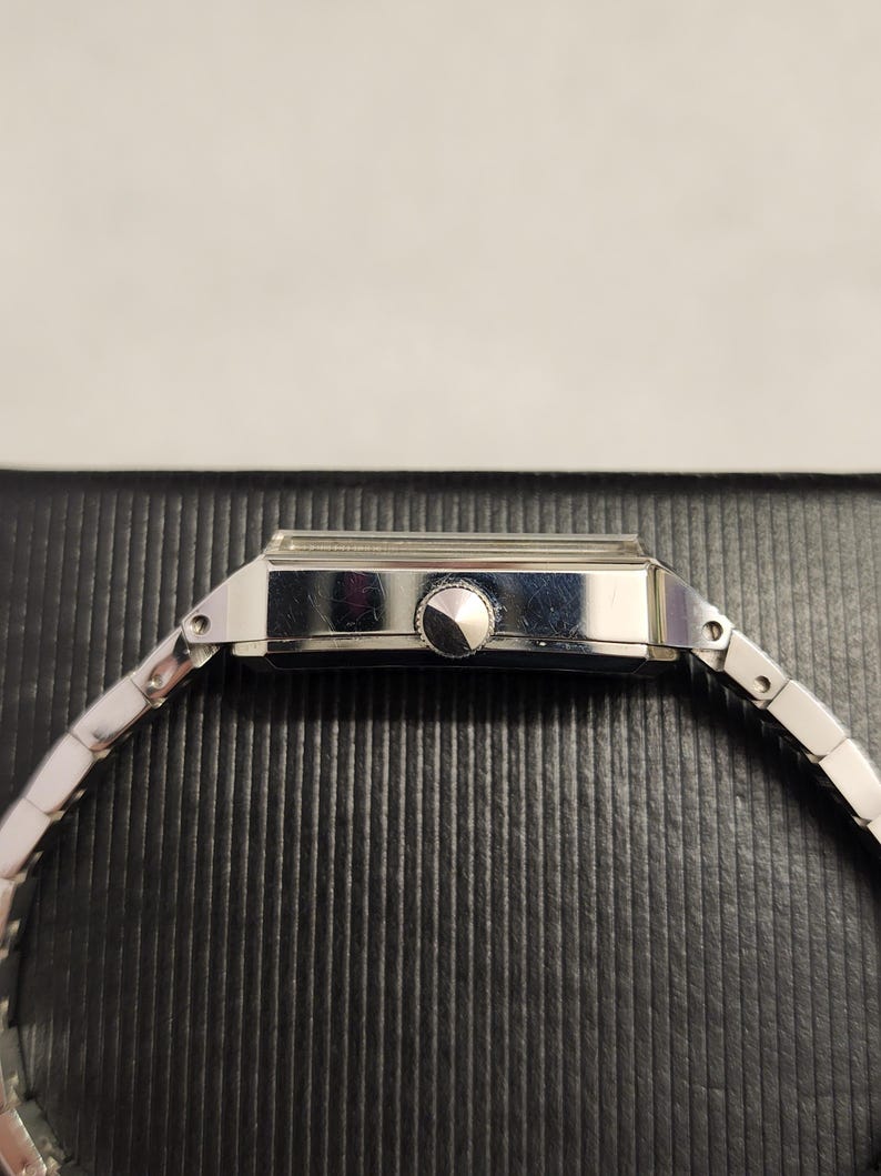 Vintage Womens Watch Seiko Mechanical Manual Wind With Radiant Green ...