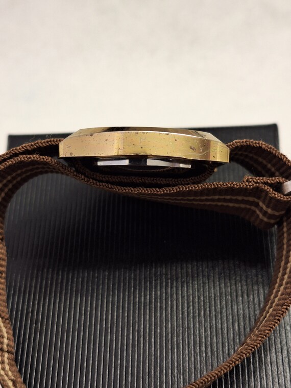 Retro Jump Hour Watch Chateau Digital Swiss Watch On … - Gem