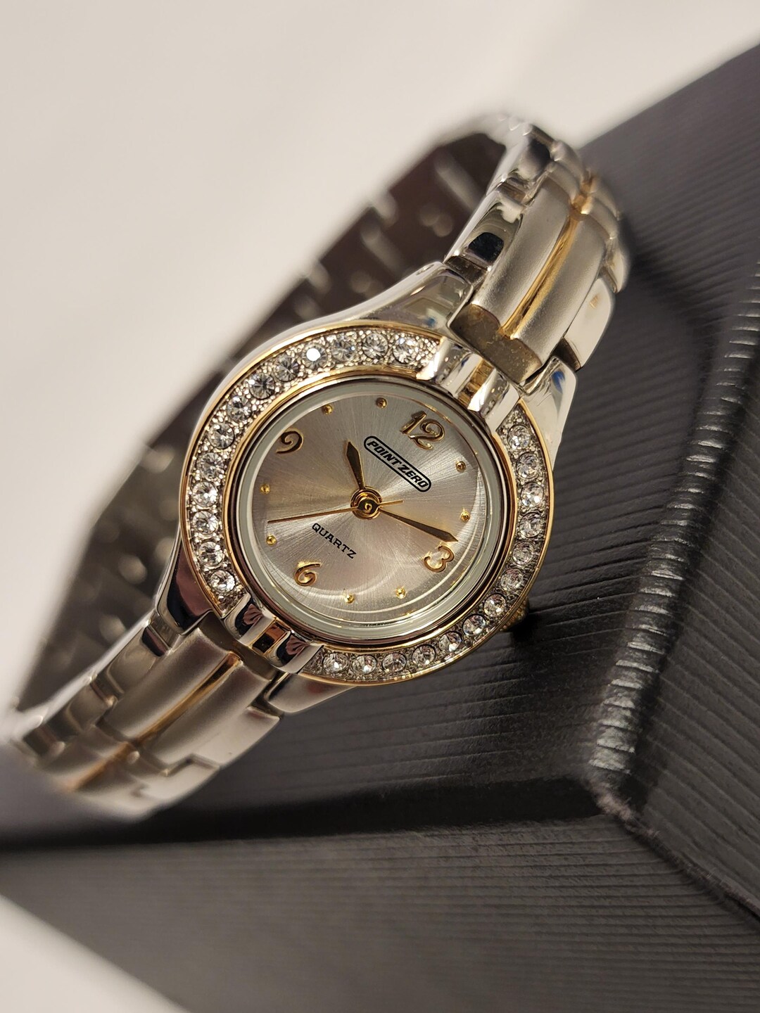 Retro Two Tone Womens Watch Point Zero Quartz Silver Tone With Gold ...