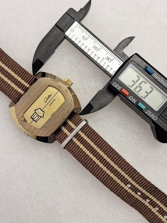 Retro Jump Hour Watch Chateau Digital Swiss Watch On … - Gem