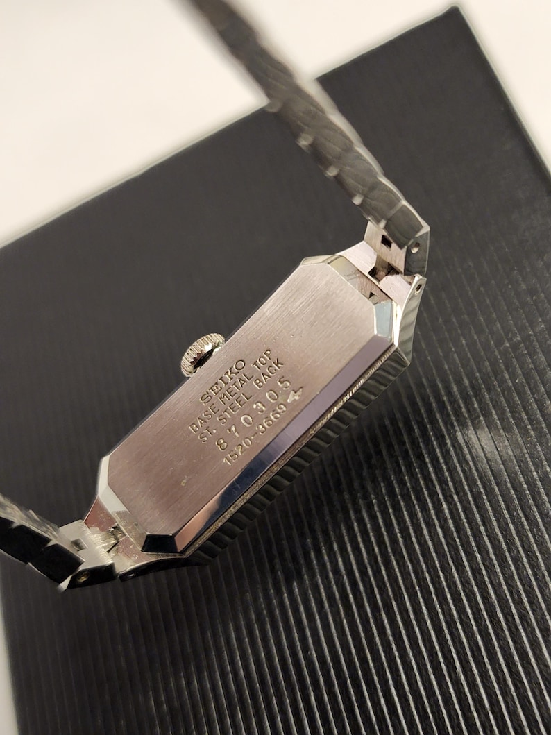 Vintage Womens Watch Seiko Mechanical Manual Wind With Radiant Green ...