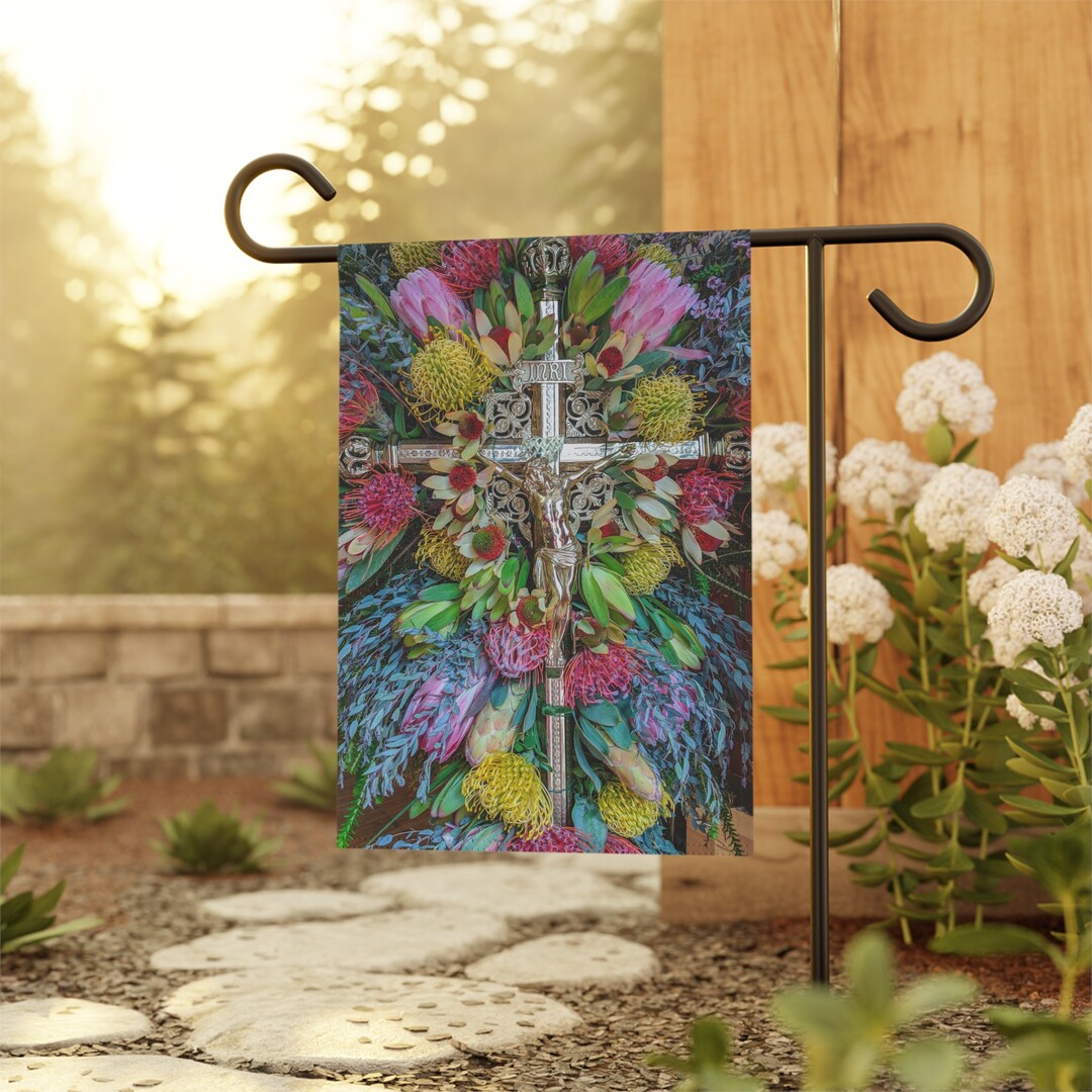 Crucifix Garden & House Flag, Catholic Gift, Jesus, First Communion ...