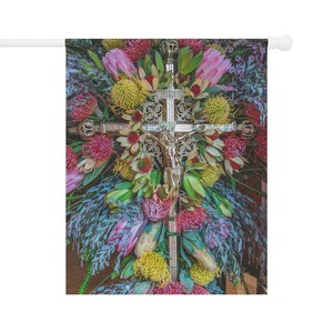 Crucifix - Garden & House Flag, Catholic Gift, Jesus, First Communion ...