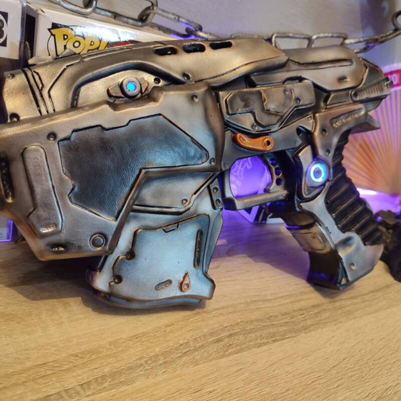 Weapons marcus costume - Etsy.de