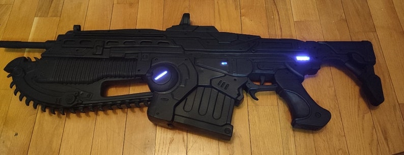GEARS OF WAR!! Life Size Lanzor, Lancer Prop With Leds for Cosplay and ...