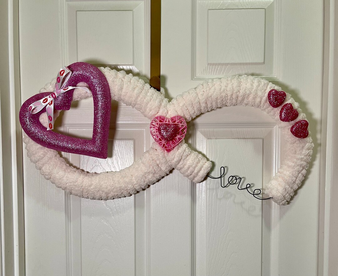 Infinity Valentine Love Wreath - Etsy