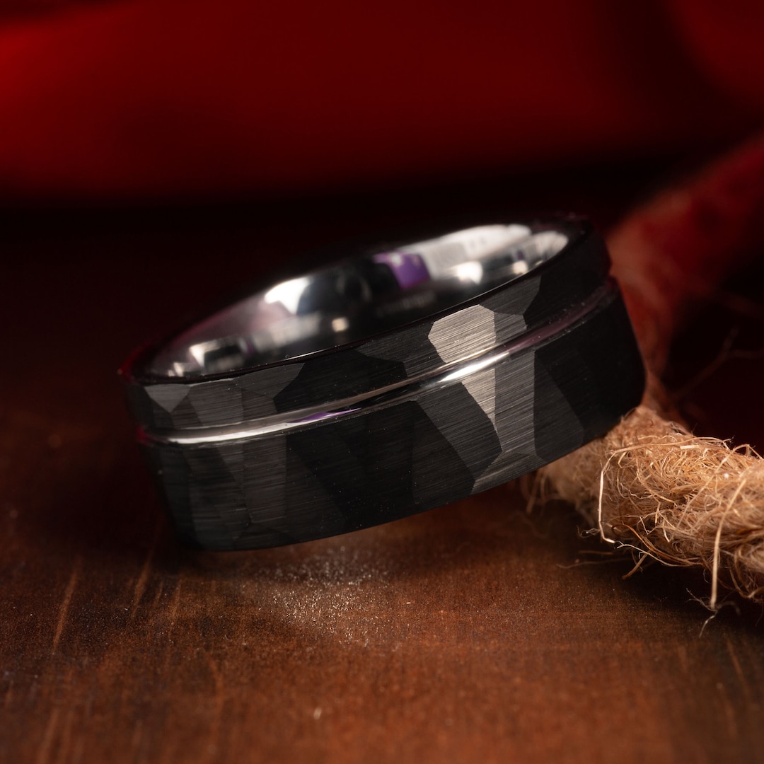 BLACK HAMMERED WEDDING Band With Polished Silver Inner Band, Men's ...