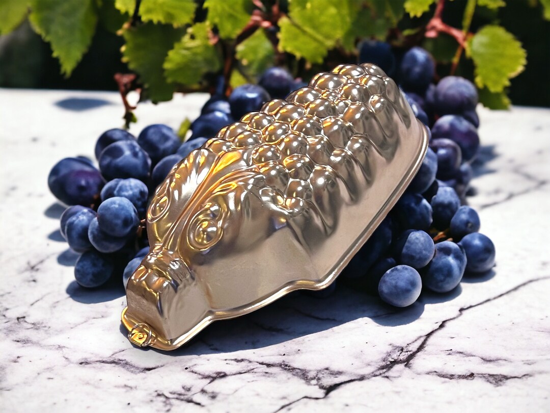 Vintage Home 70s Grapes Metal Mold Vintage 70s Copper Colored Grapes ...