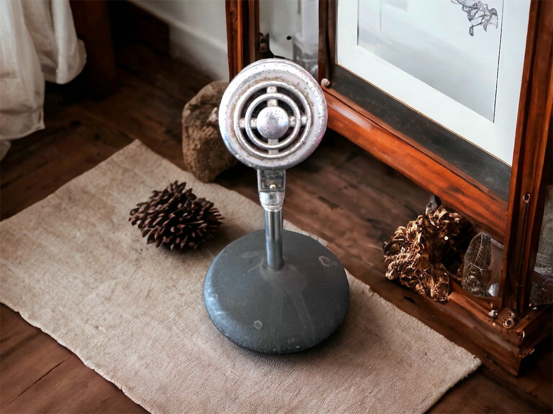 Vintage 40s Electro Voice 630 Microphone on Round Stand Vintage Old ...
