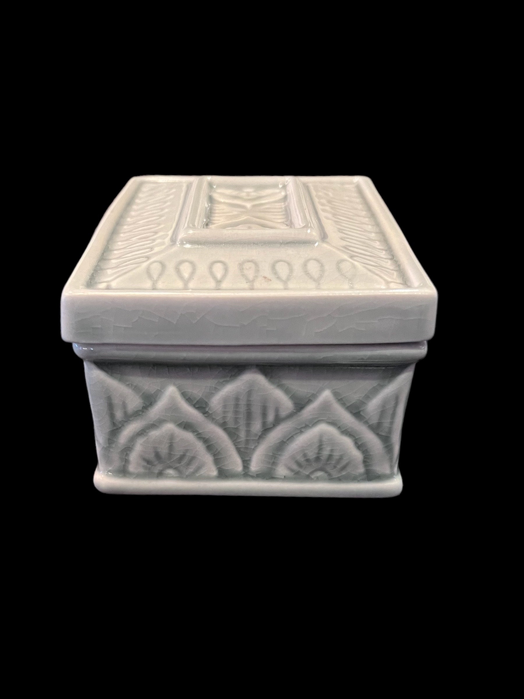 Vintage Asian Inspired Ceramic Box Asian Lotus Flower Treasure Box Mom ...