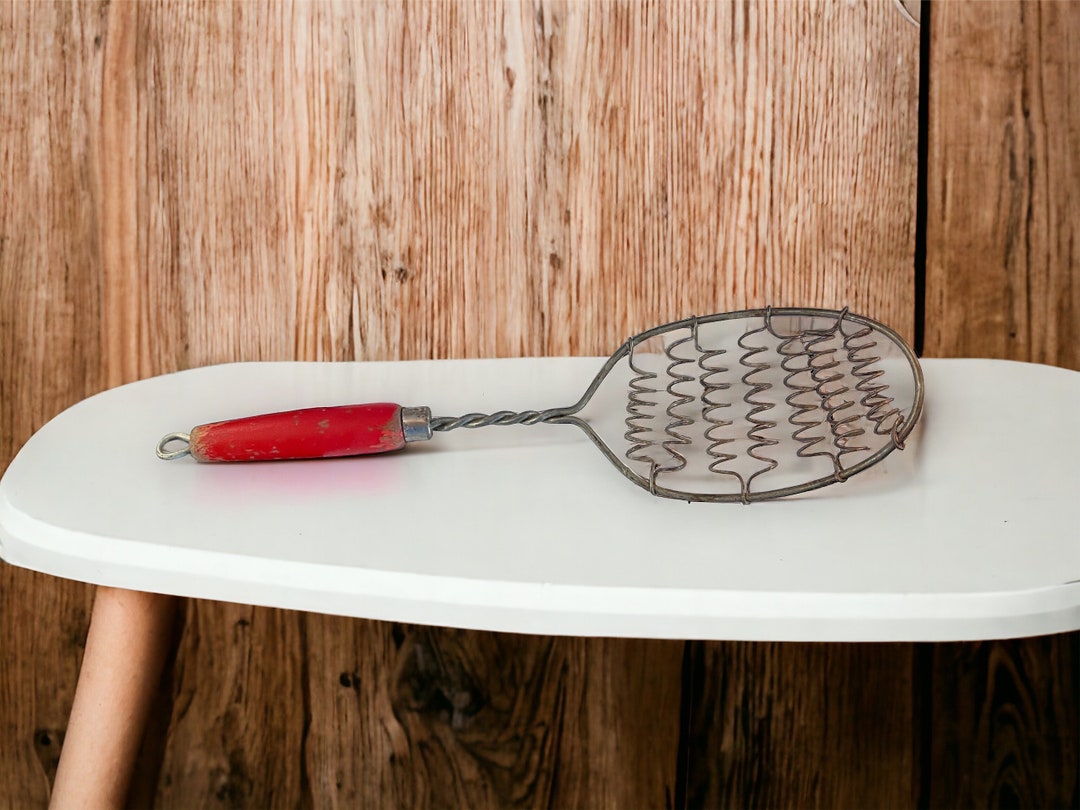 Vintage Red Handled Whisk Retro Kitchen 1930s Kitchen Decor Vintage ...