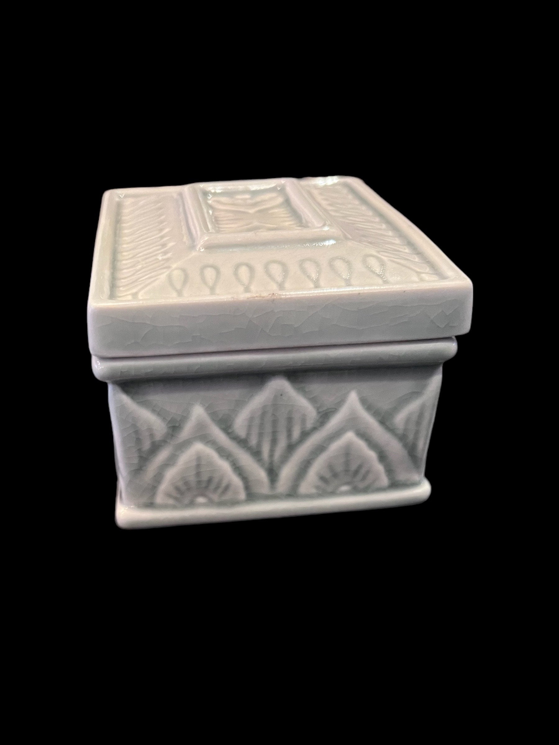 Vintage Asian Inspired Ceramic Box Asian Lotus Flower Treasure Box Mom ...