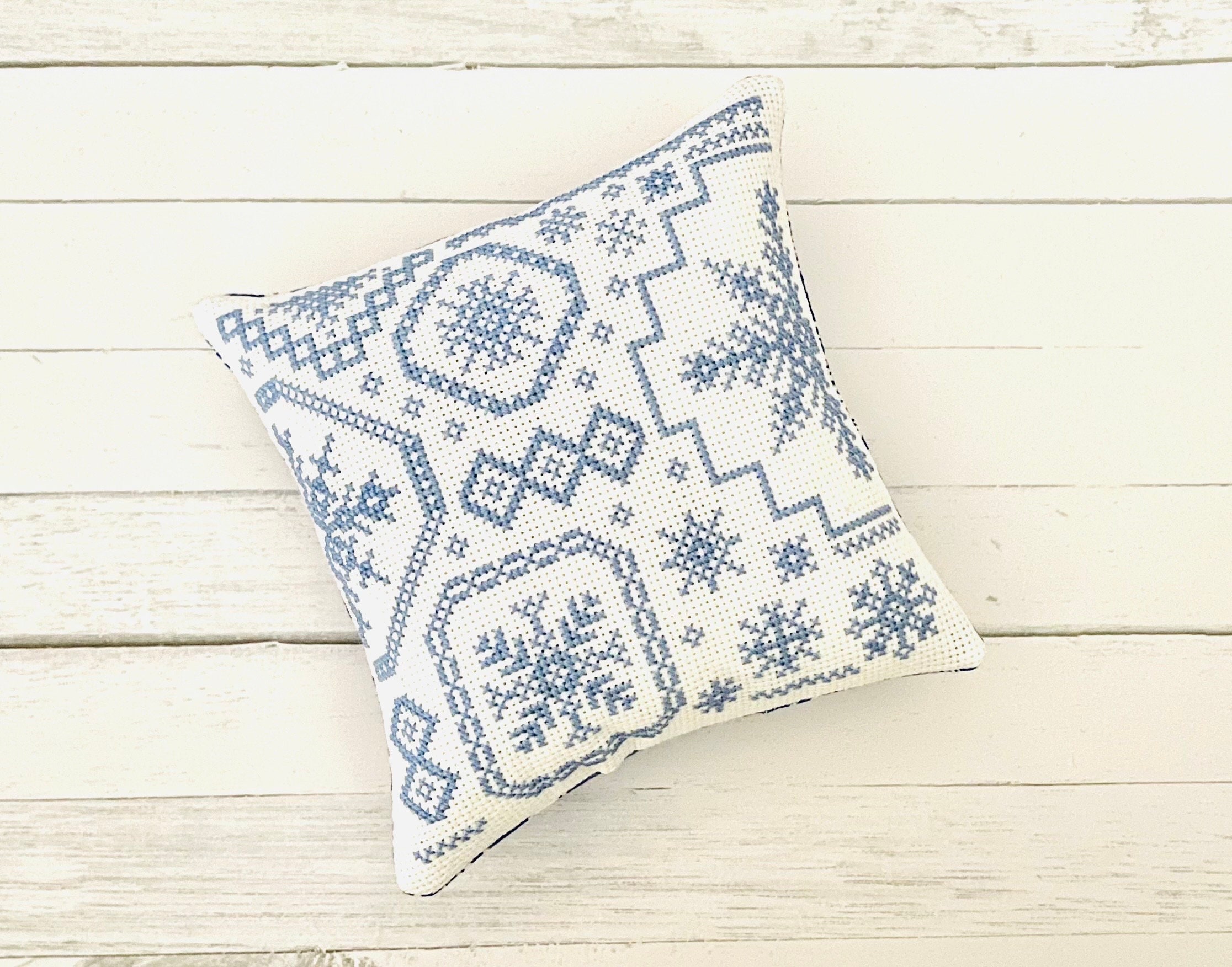 PDF Quaker Cross Stitch Pattern, Ornament, Winter, Christmas, Cross ...