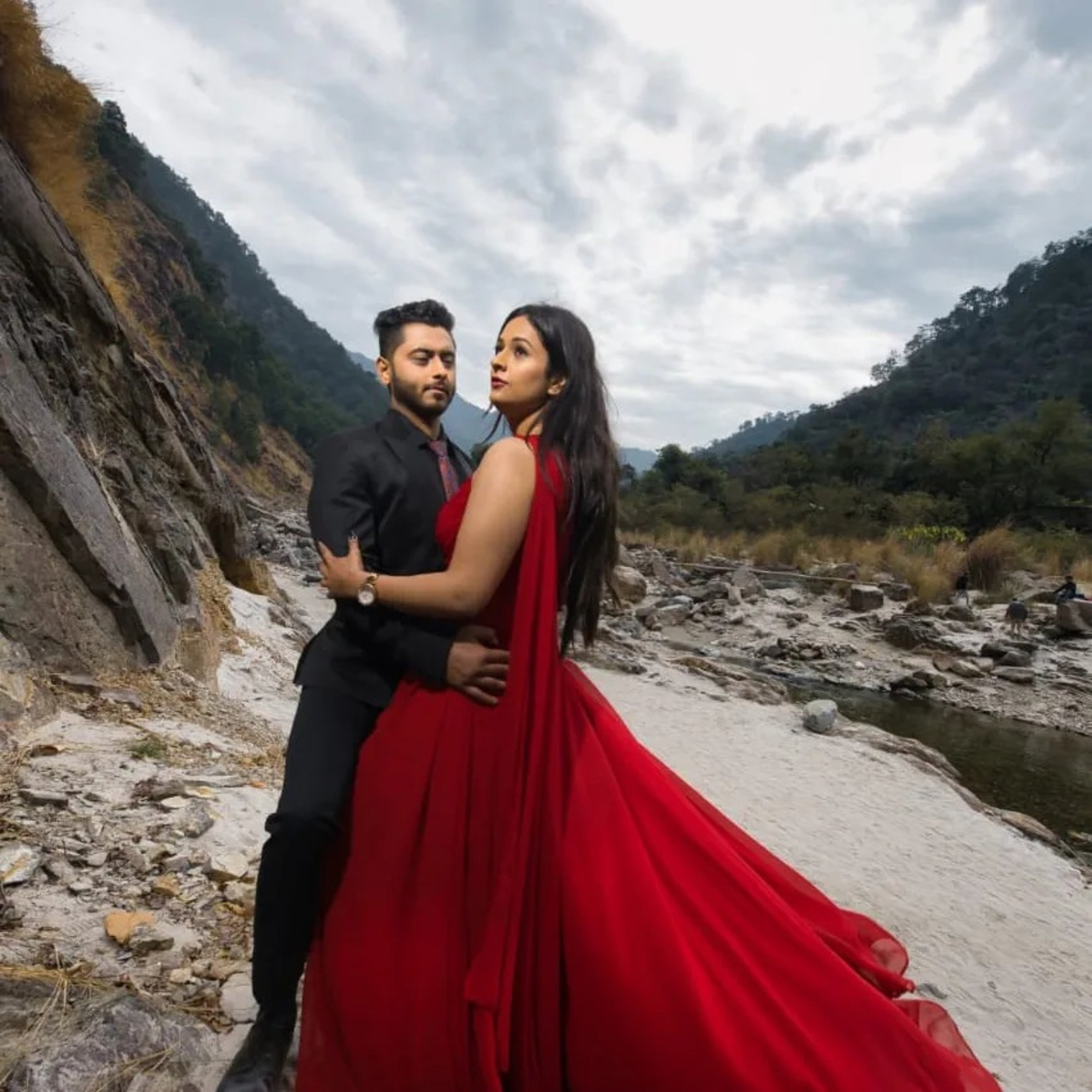 Red Long Train Photoshoot Dress Flying Dress for Photoshoot Flowy Dress ...