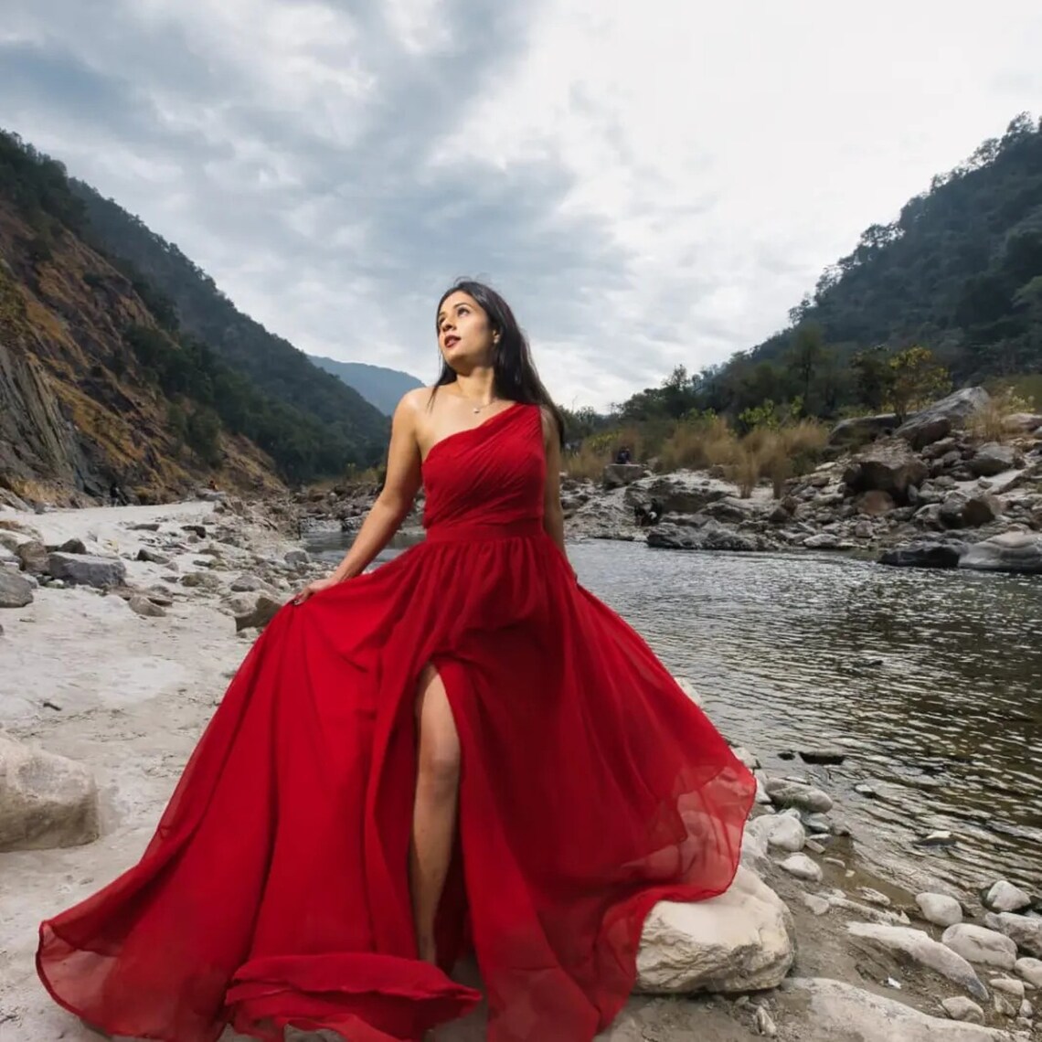 Red Long Train Photoshoot Dress Flying Dress for Photoshoot Flowy Dress ...