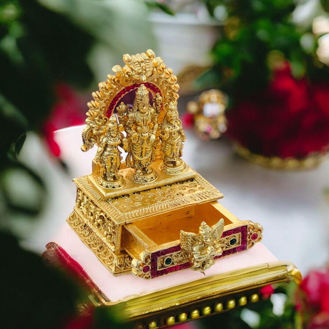 Gold Look Alike Vishnu Temple Kumkum Box/gold Plated Sidoor Box Gold ...
