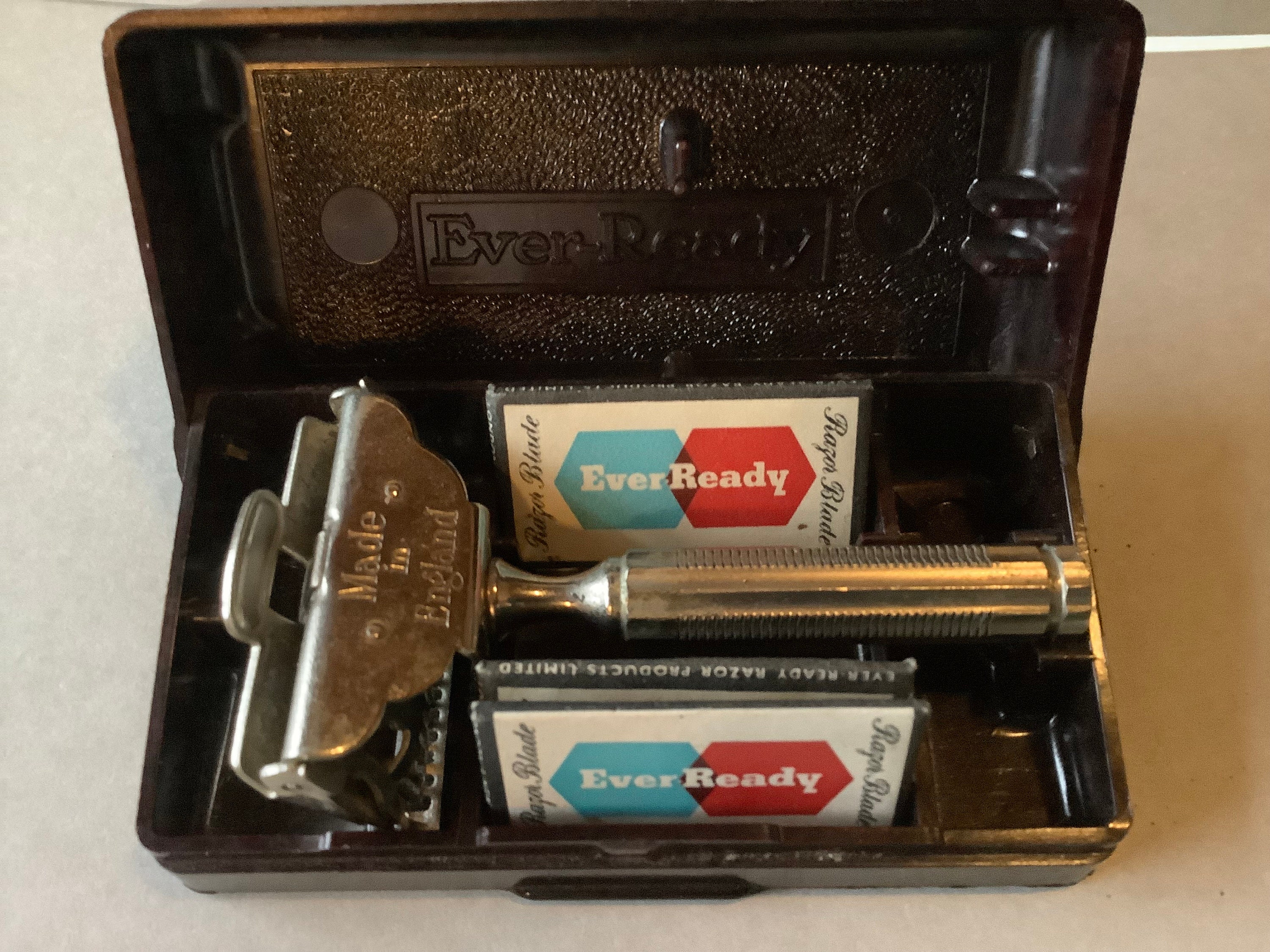 Vintage Bakelite Cased Ever Ready Safety Razor Set & Blades British ...