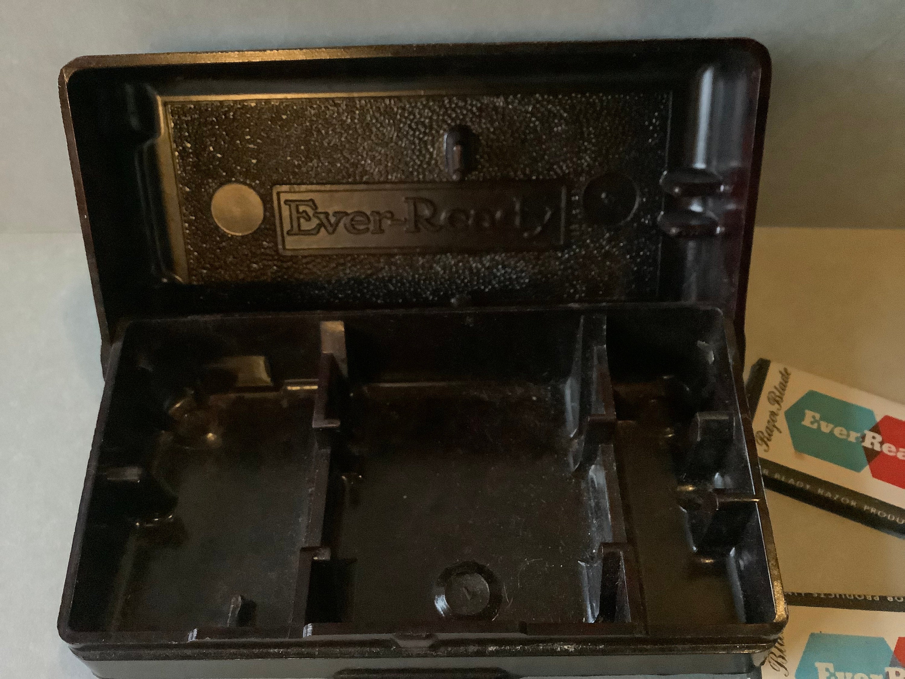 Vintage Bakelite Cased Ever Ready Safety Razor Set & Blades British ...