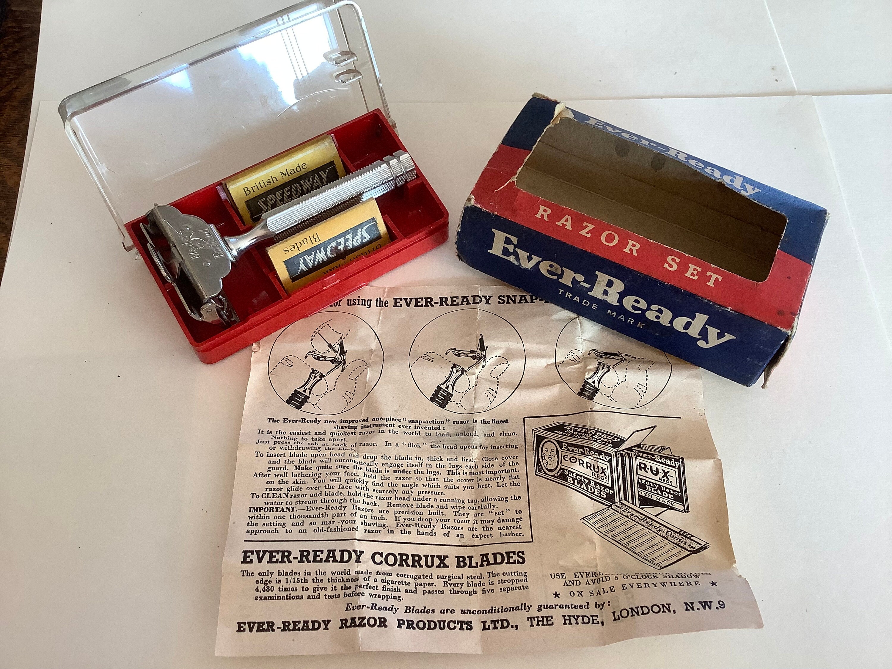 Vintage Plastic & Bakelite Cased Ever Ready Safety Razor Set and Blades ...