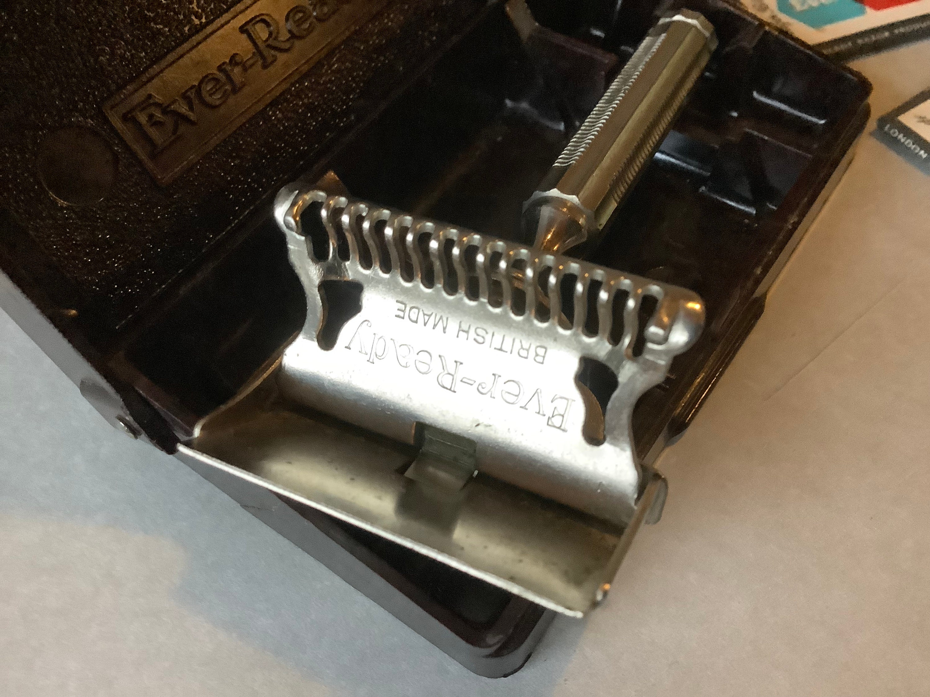 Vintage Bakelite Cased Ever Ready Safety Razor Set & Blades British ...
