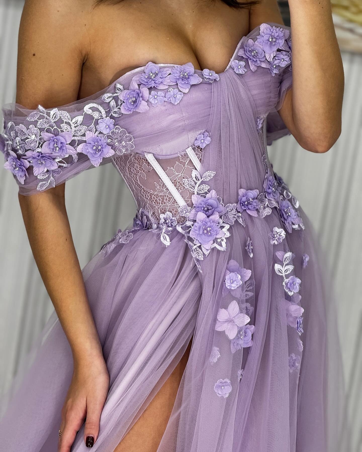 Lavender Off-shoulder Evening Gown With Floral Appliqué and Thigh-high Slit, Elegant Tulle A ...