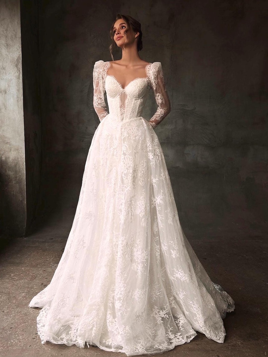 Chantilly Lace Wedding Dress With Sweetheart Neckline, A-line Skirt ...