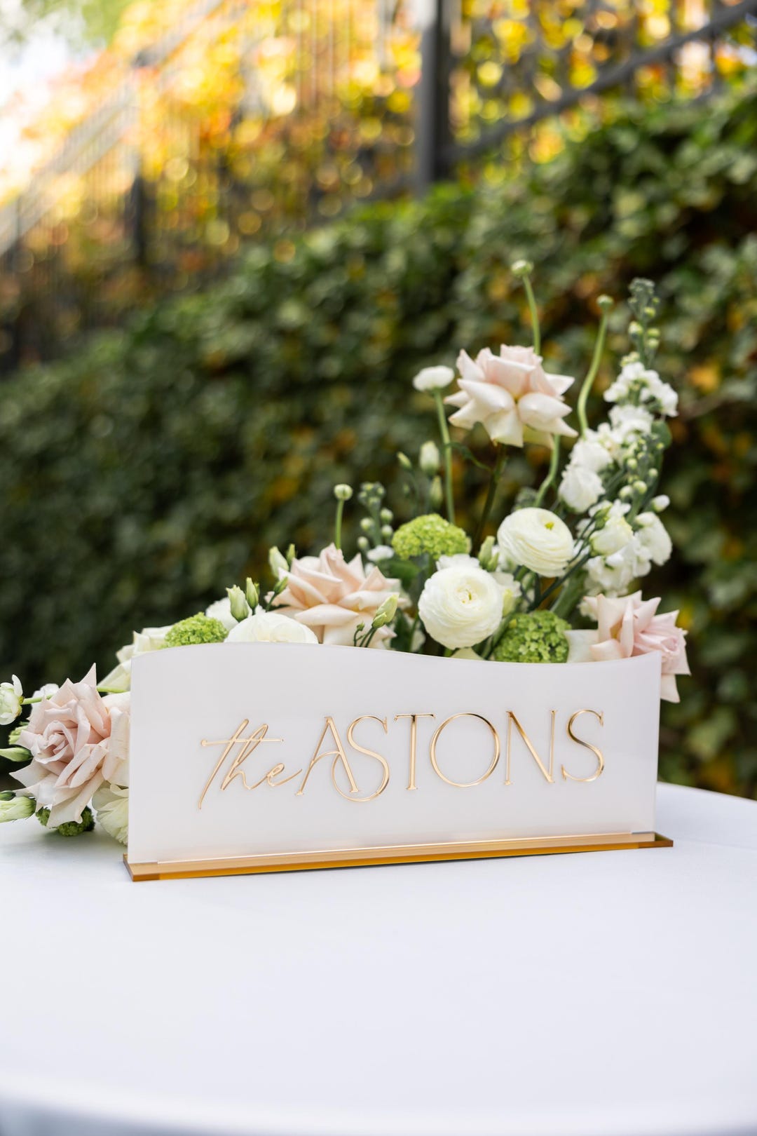 Mr and Mrs Table Sign - Beige Acrylic Head Table Sign - 3D Gold Mirror ...