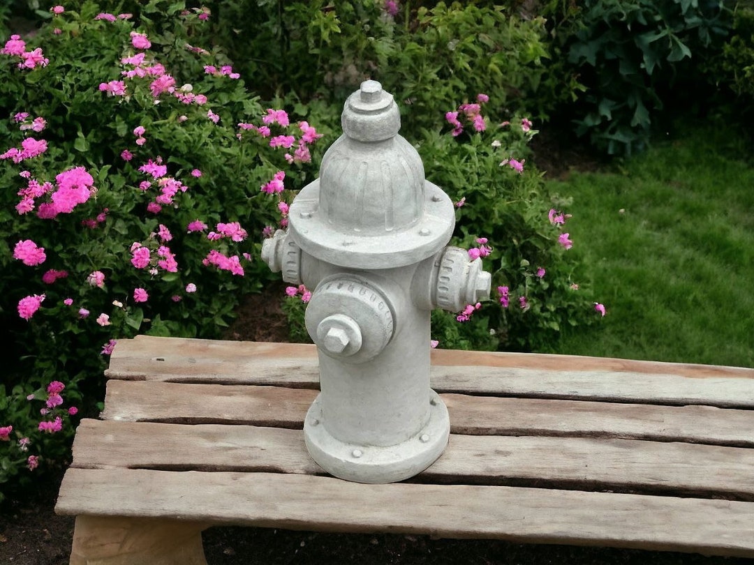 Stone Fire Hydrant Figure Fir Garden Backyard or Farm Large Water Pomp ...