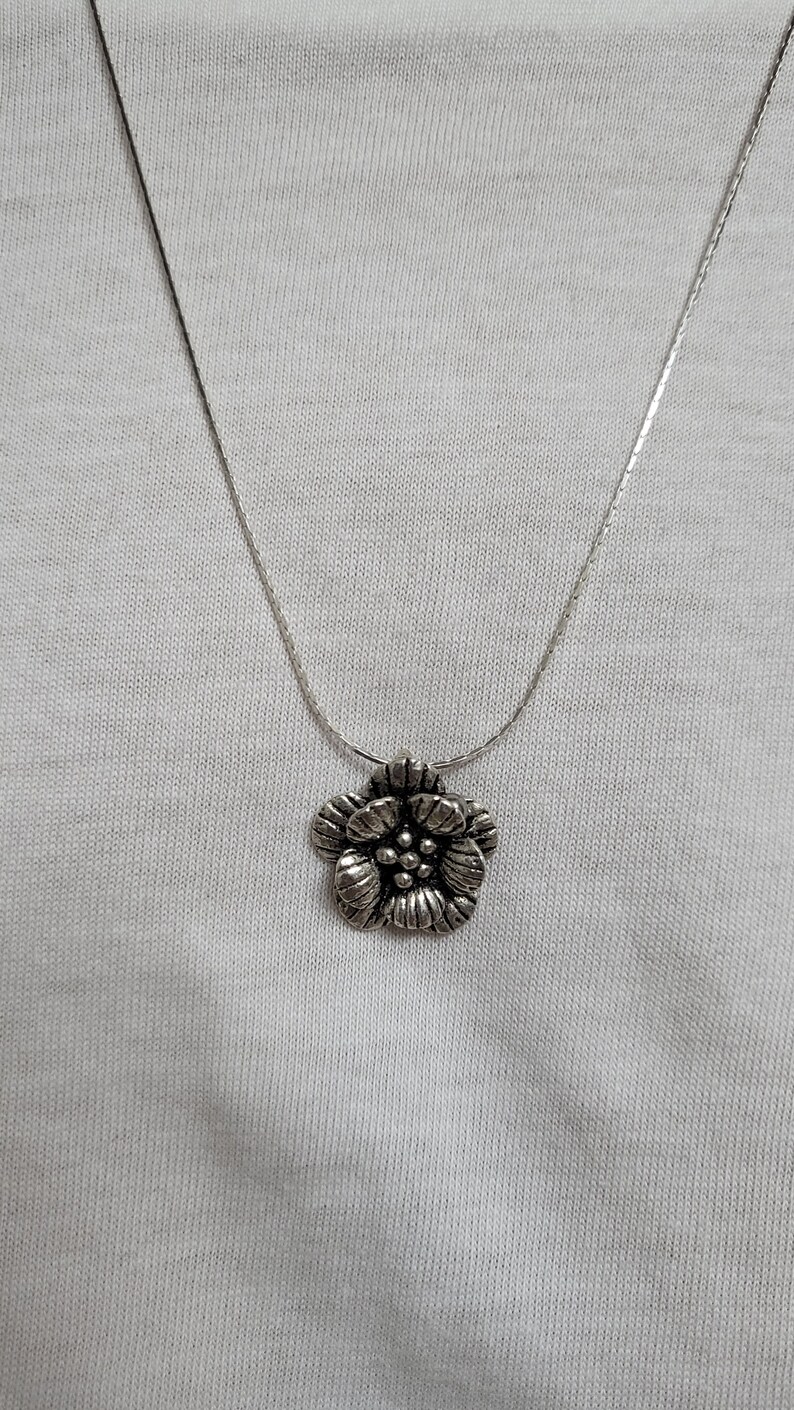 925 Sterling Silver, Flower Shape Small Pendant (3.23gm) - Etsy