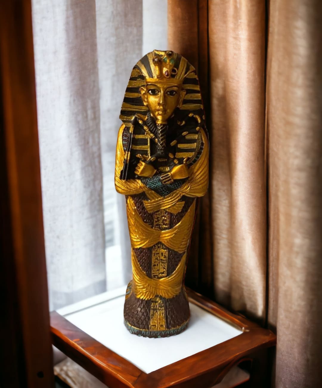 Pharaoh Tutankhamun's Sarcophagus / Ancient Egyptian Pharaoh ...