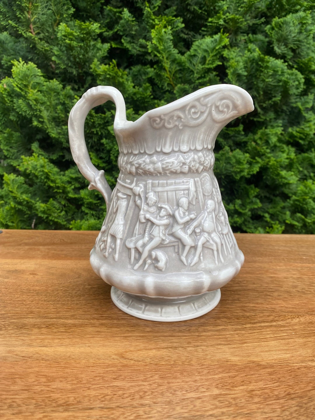 Vintage Embossed Ceramic Pitcher Colonial Bar/tavern & Cavalry Scene - Etsy