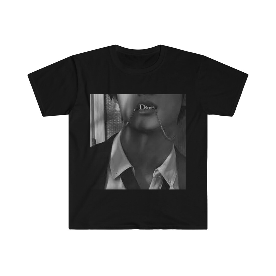 Model Taehyung BTS V T-shirt - Etsy