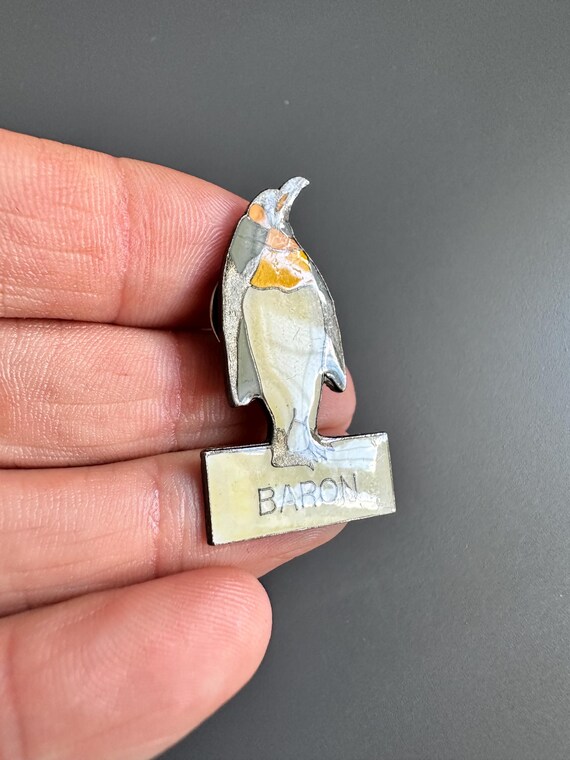 Vintage Emperor King Penguin BARON enamel lapel pin b… - Gem
