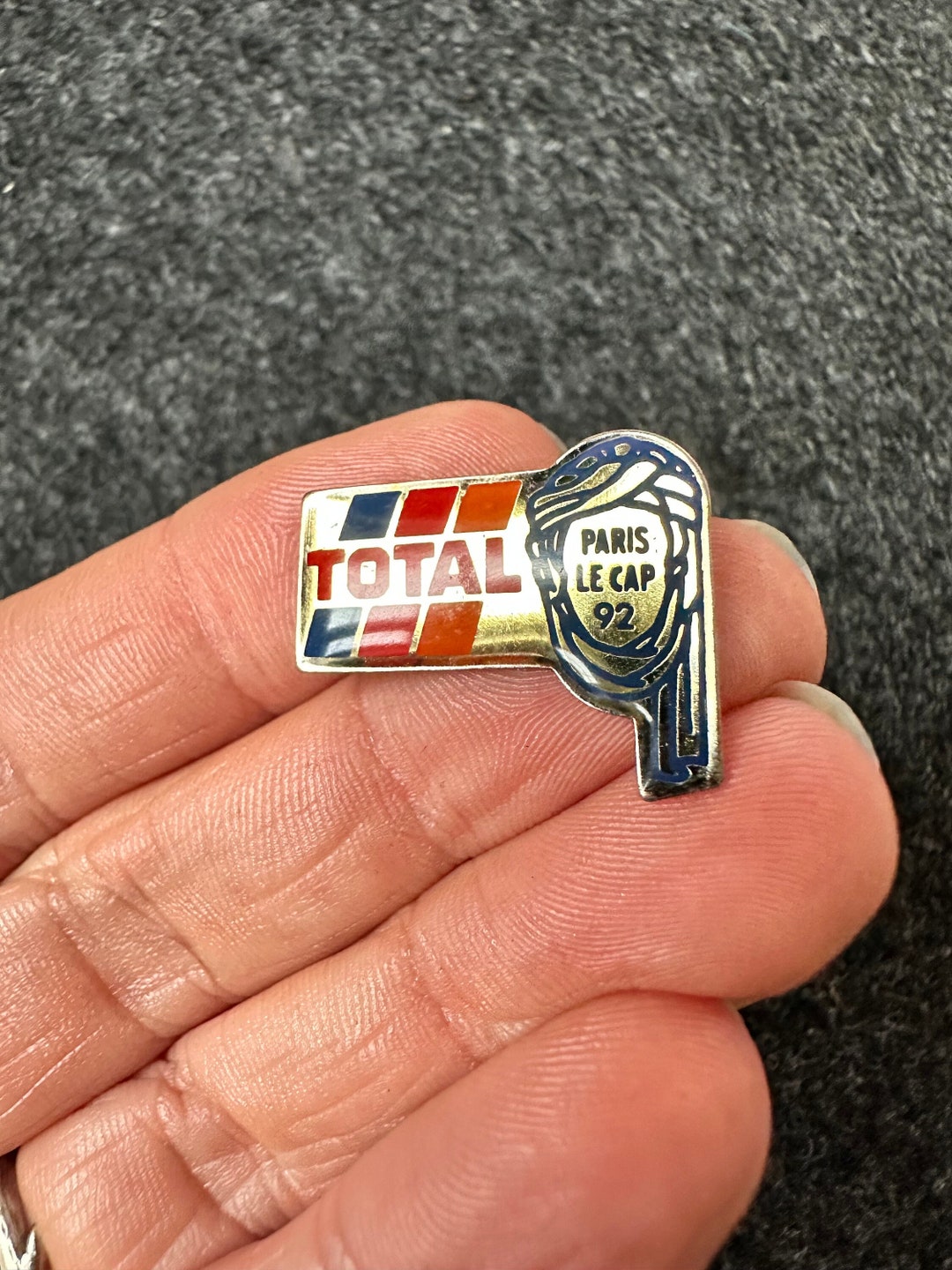 1992 TOTAL Paris Le Cap 92 Oil Fuel Car Advertising Brand Enamel Lapel ...