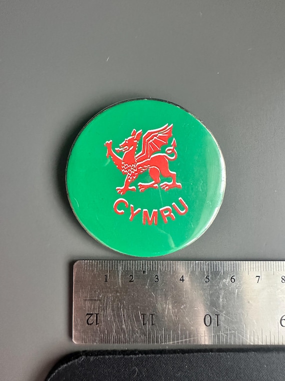 Large Vintage Wales Cymru red Welsh dragon Tin button… - Gem