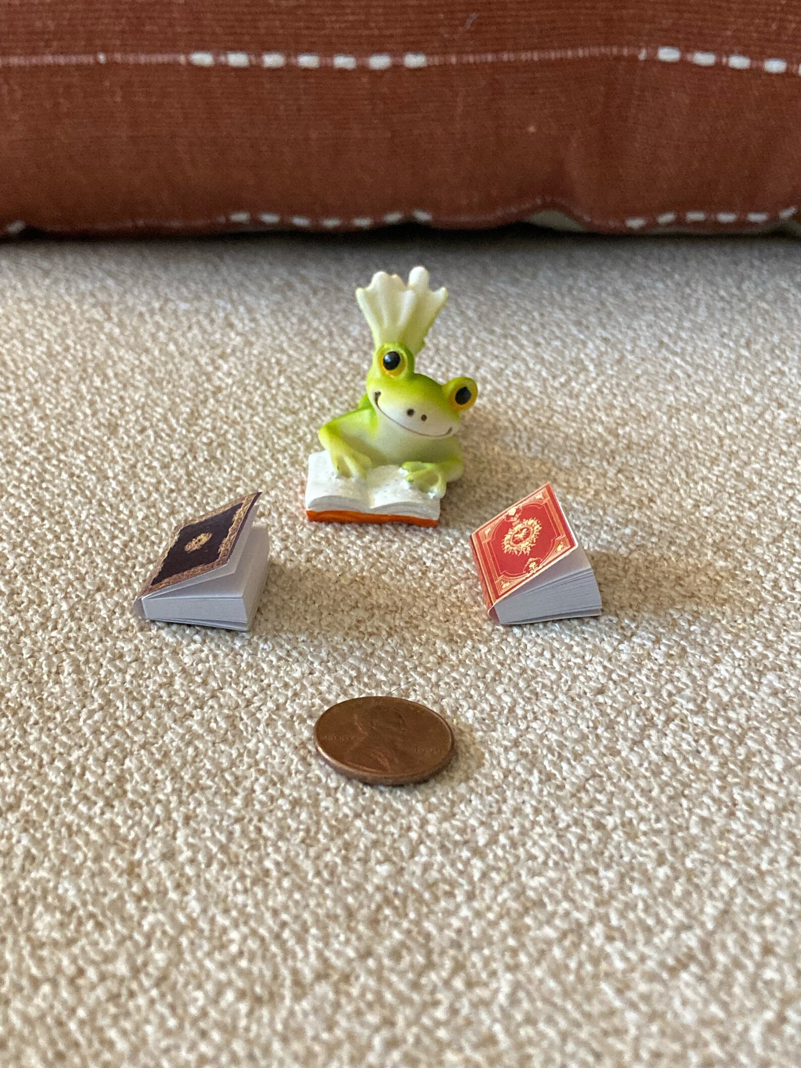Mini Reading Frog With Books, Fairy Garden Miniatures. Craft Items - Etsy