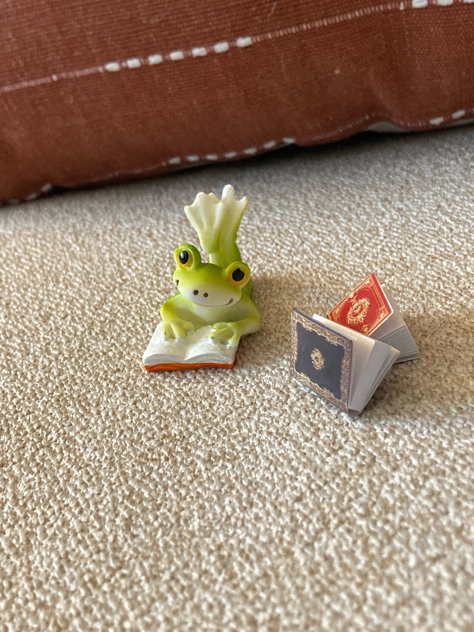 Mini Reading Frog With Books, Fairy Garden Miniatures. Craft Items - Etsy
